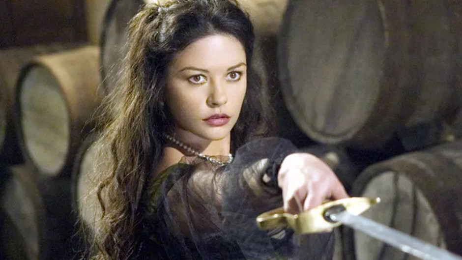 Catherine Zeta Jones iddialı mayosuyla sosyal medyayı salladı - Medyafaresi