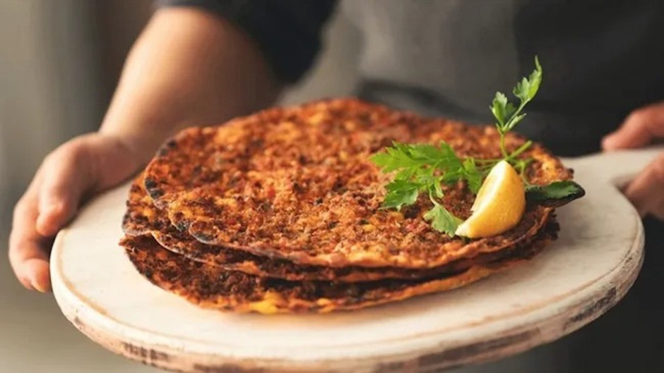 1450 TL’lik lahmacun tepki Çekti! Restorana ceza yağdı - Medyafaresi
