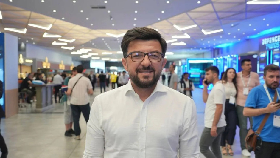 Barış Pehlivan: AKP MKYK Ömer Faruk Besli sevgilisini Tüm aileni ...